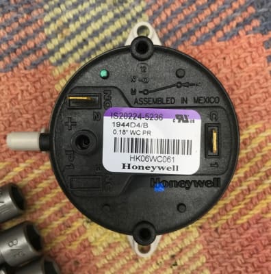 HK06WC061 - Carrier HK06WC061 - Air Pressure Switch Replacement